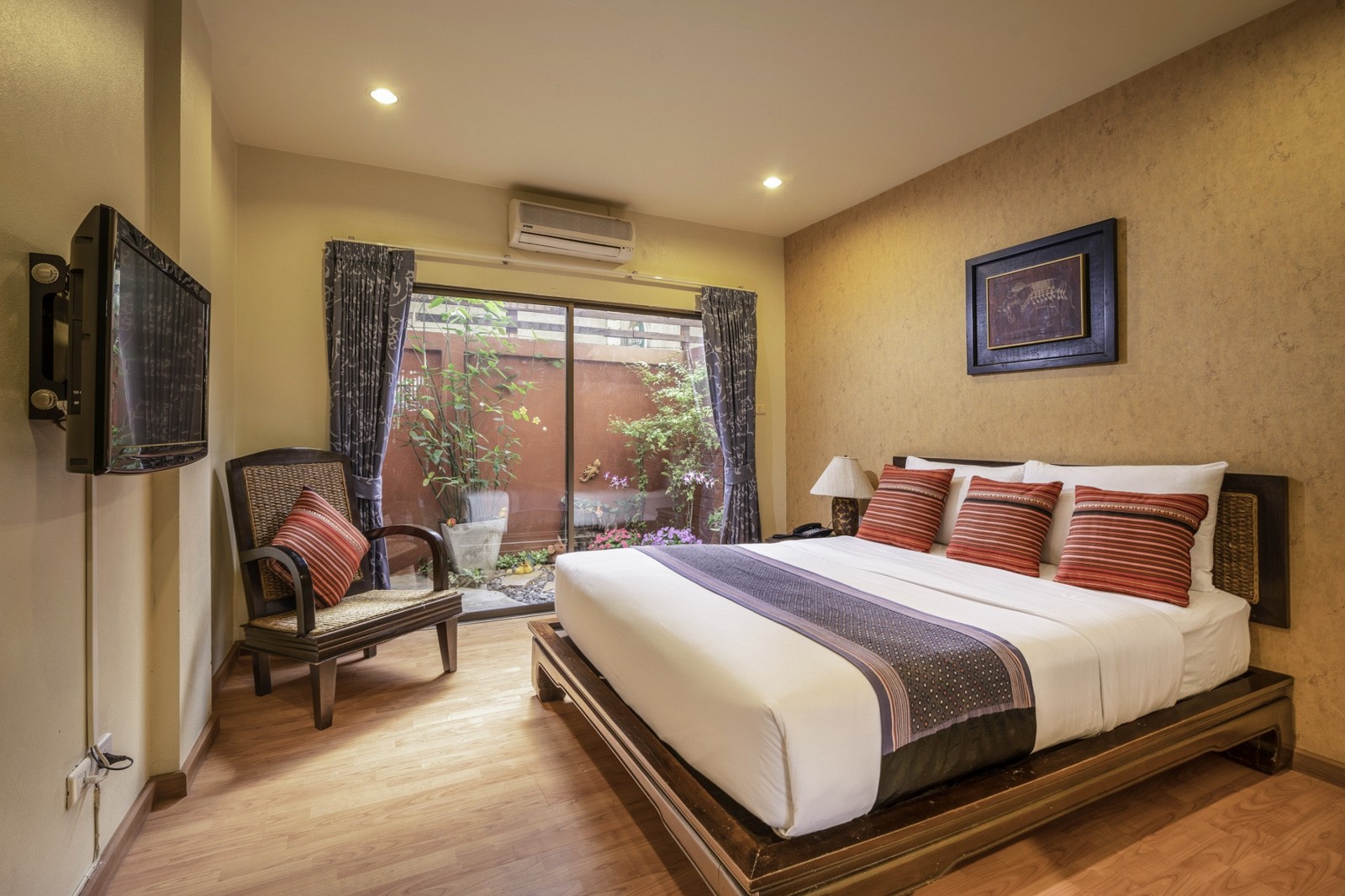 Superior With Mini Garden Room - Chiang Mai Thai House - Chiang Mai Thai House | Welcome to ...